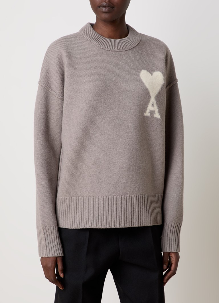 AMI Paris Fijngebreide trui van wol met logo • Zand • de Bijenkorf