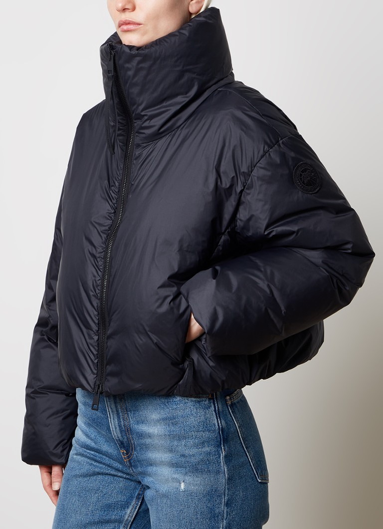 Canada Goose Spessa cropped puffer jack met donsvulling en ritszakken ...