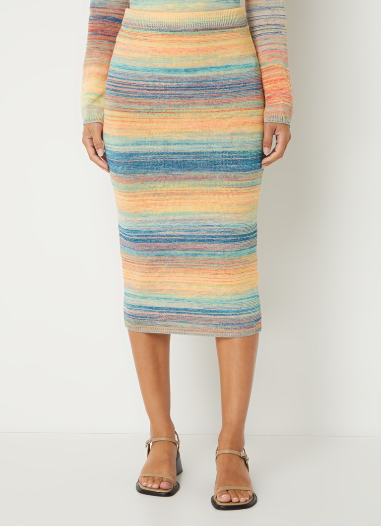 Envii Entopo fijngebreide midi kokerrok met streepprint • Abrikoos • de ...