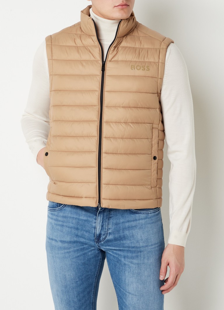HUGO BOSS Calano gewatteerde bodywarmer met steekzakken • Beige • de ... HUGO BOSS Calano gewatteerde bodywarmer met steekzakken • Beige • de ...