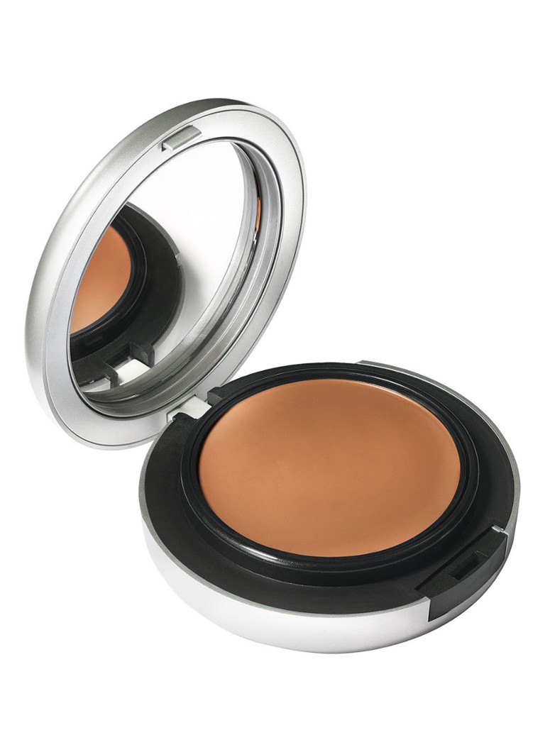 M·A·C Studio Fix Tech Cream-to-Powder Foundation • NW35 • de Bijenkorf