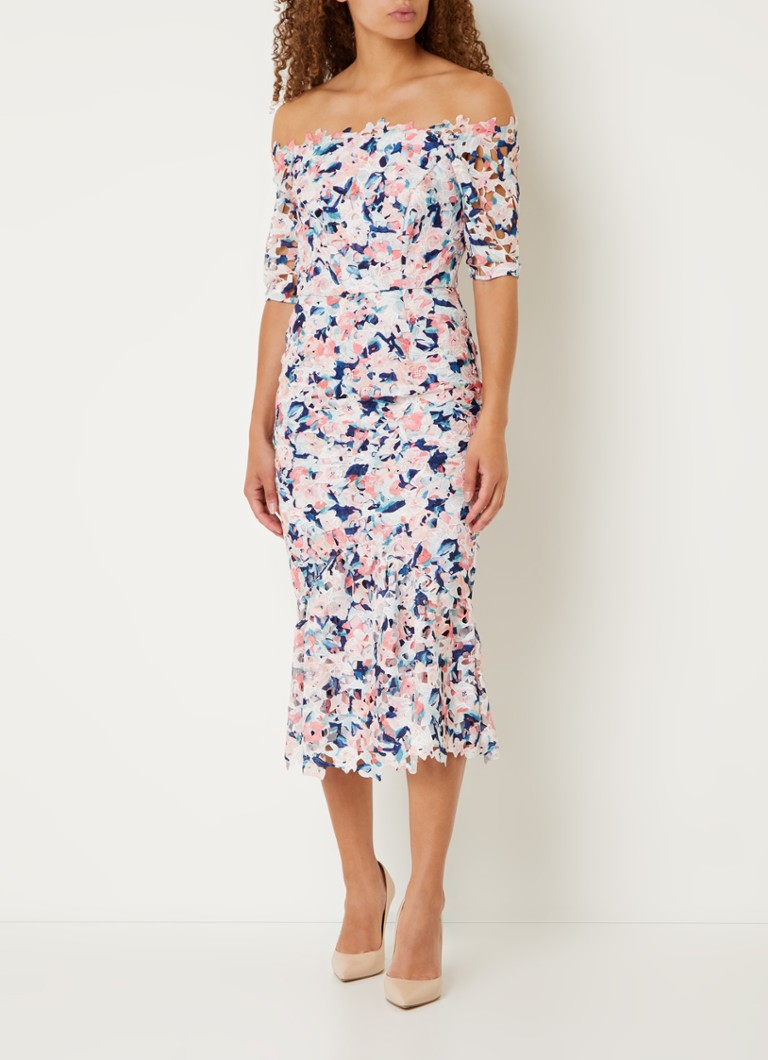 Phase Eight Elara off shoulder midi kokerjurk met broderie • Lichtroze ...