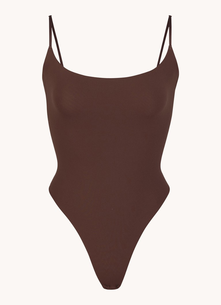 SKIMS Fits Everybody stringbody met stretch • Donkerbruin • de Bijenkorf