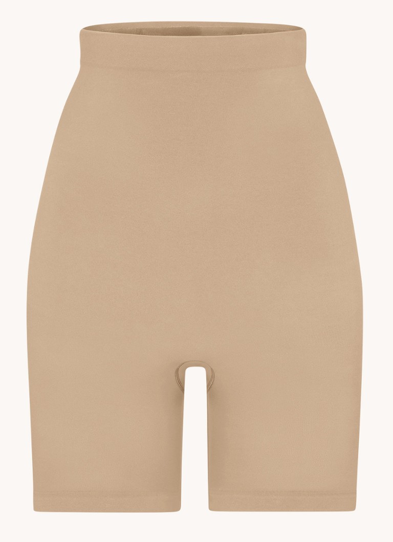 SKIMS Seamless Sculpt high waisted corrigerende short • Beige • de ...