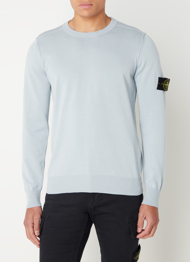 Stone Island 540B2 Fijngebreide trui met logo • Lichtblauw • de Bijenkorf