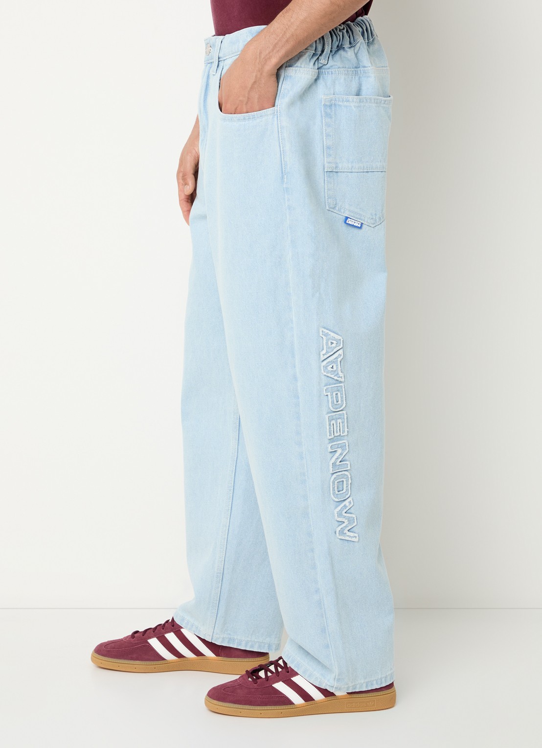 Aape Aape Now loose fit jeans met lichte wassing • Indigo • de Bijenkorf