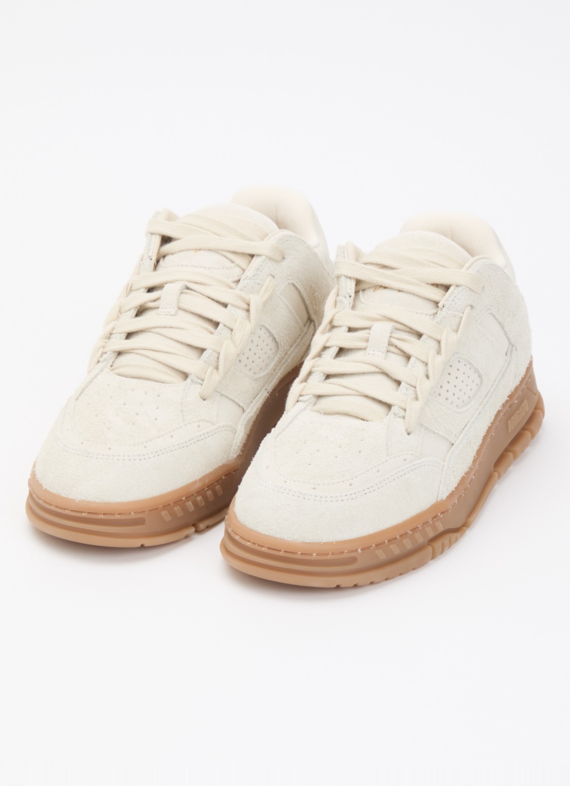 Axel Arigato Area Lo sneaker van suède • Creme • de Bijenkorf