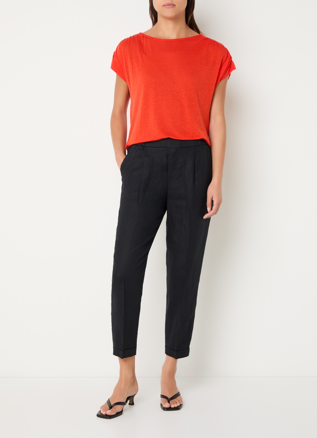 Benetton High waist cropped tapered fit pantalon van linnen • Zwart ...