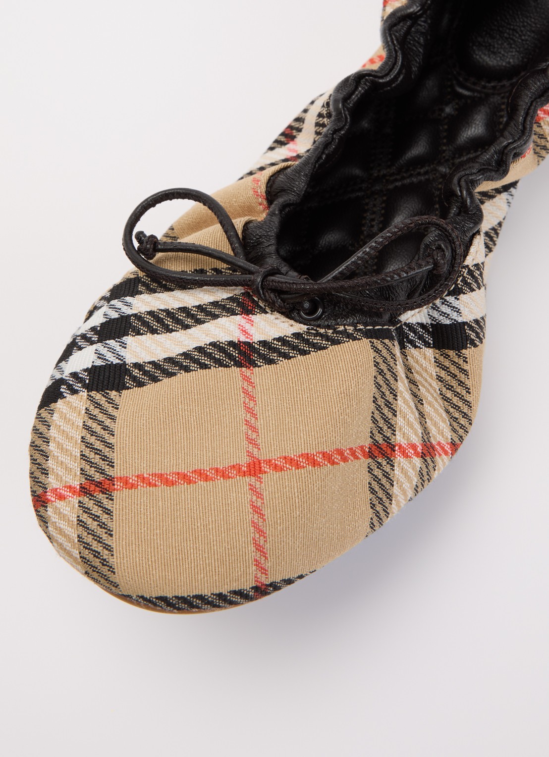 Burberry Ballerina met details van lamsleer en ruitdessin • Zand • de ...