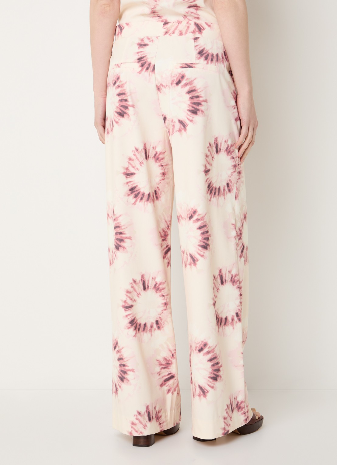 Claudia Sträter Mid waist loose fit broek met tie-dye dessin • Creme ...