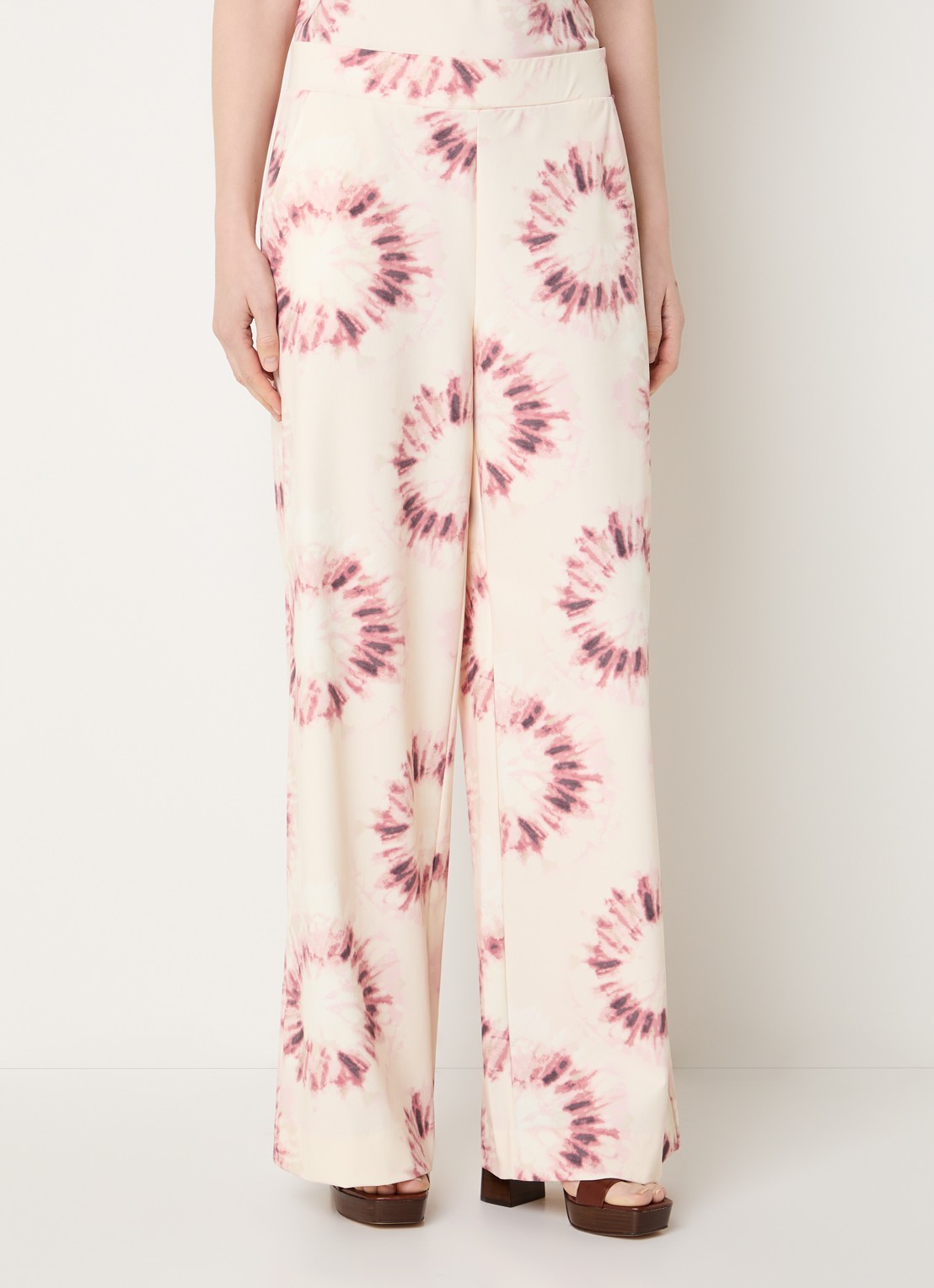 Claudia Sträter Mid waist loose fit broek met tie-dye dessin • Creme ...