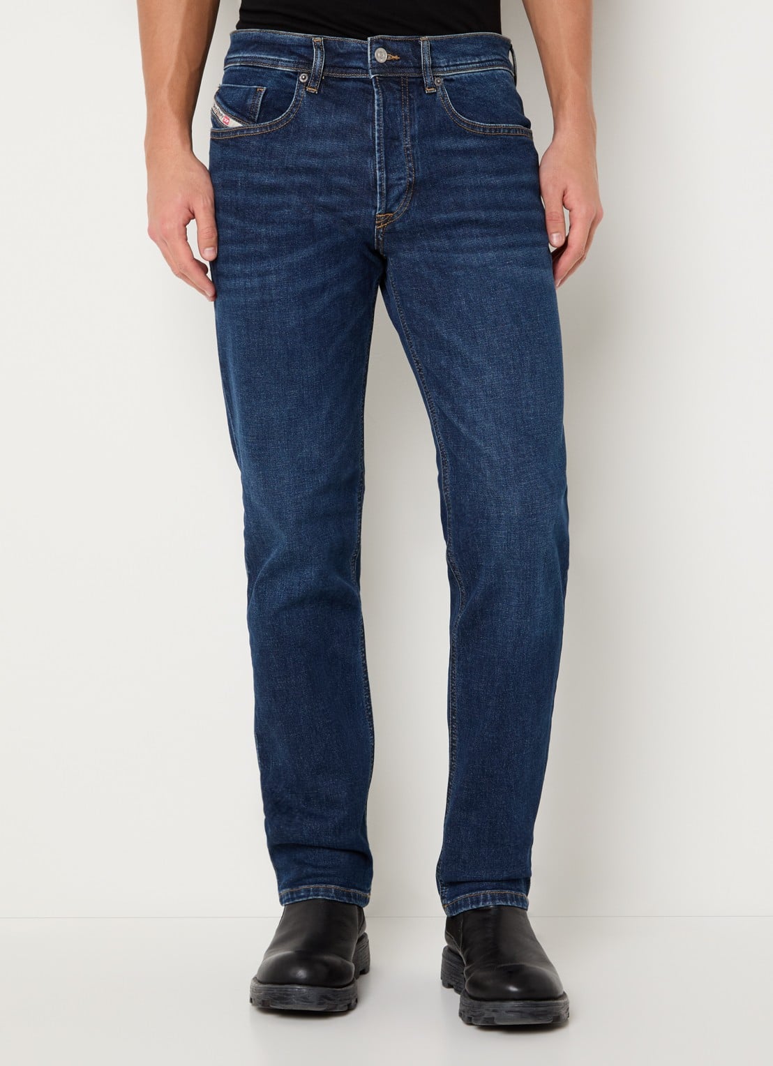 Diesel 2023 D-Finitive tapered fit jeans met donkere wassing • Indigo ...