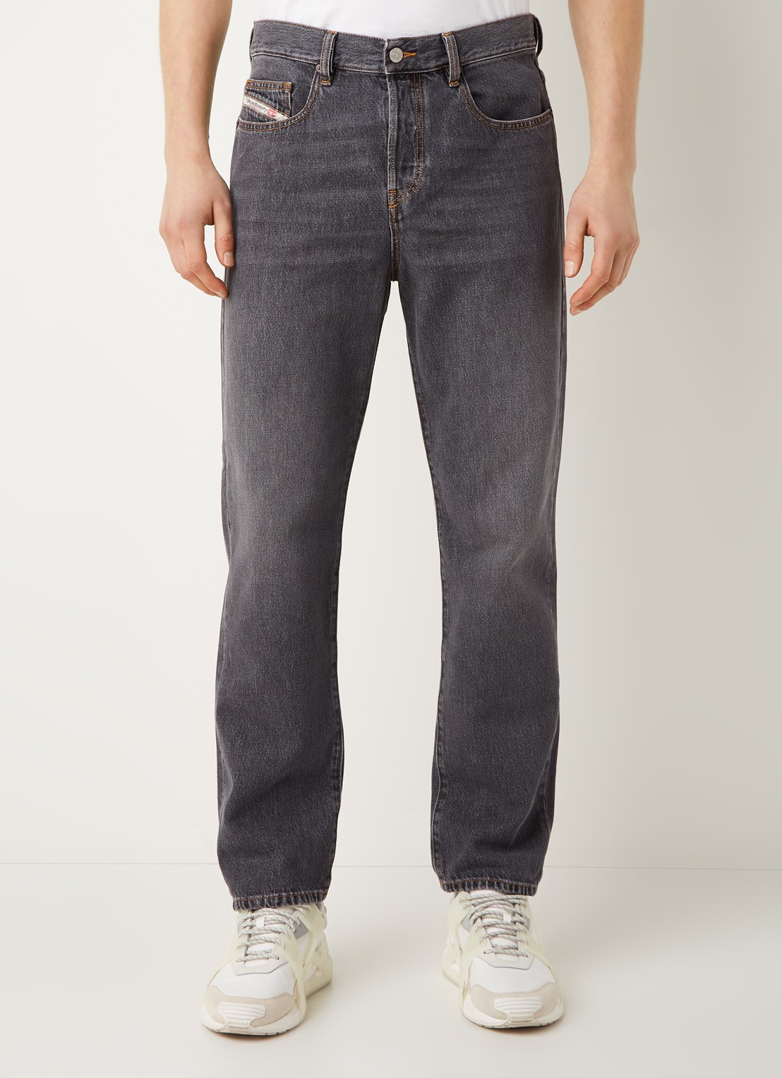 Diesel D-Viker straight leg jeans met gekleurde wassing • Zwart • de ...