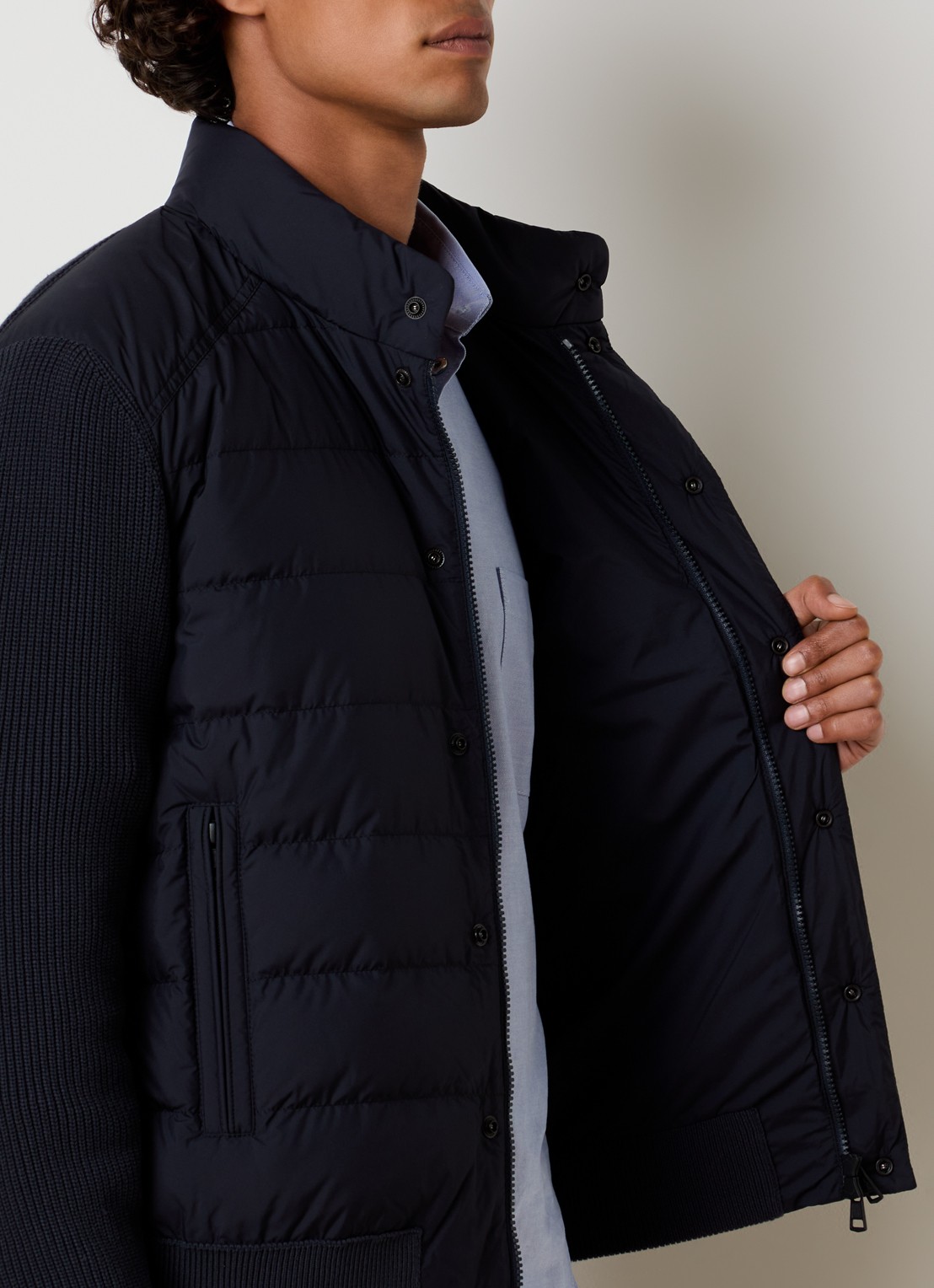 Moncler Puffer jack met donsvulling en ritszakken • Donkerblauw • de ...