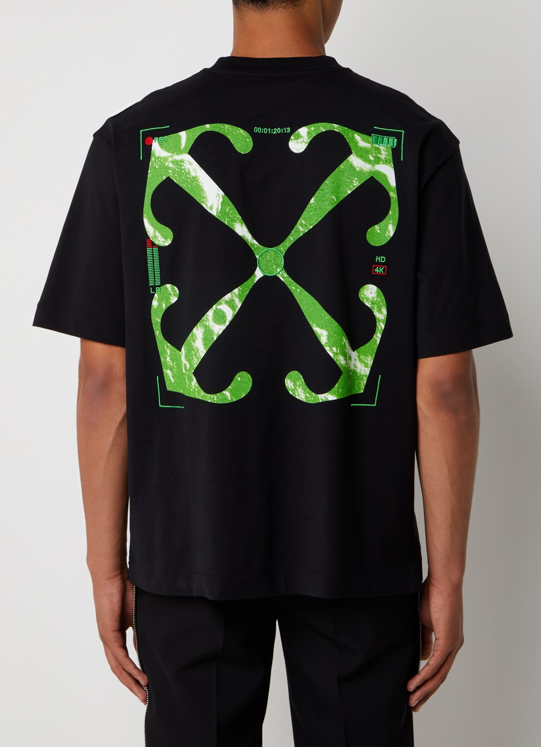 Off-White Moon Cam Arrow Skate T-shirt met logo- en backprint • Zwart ...