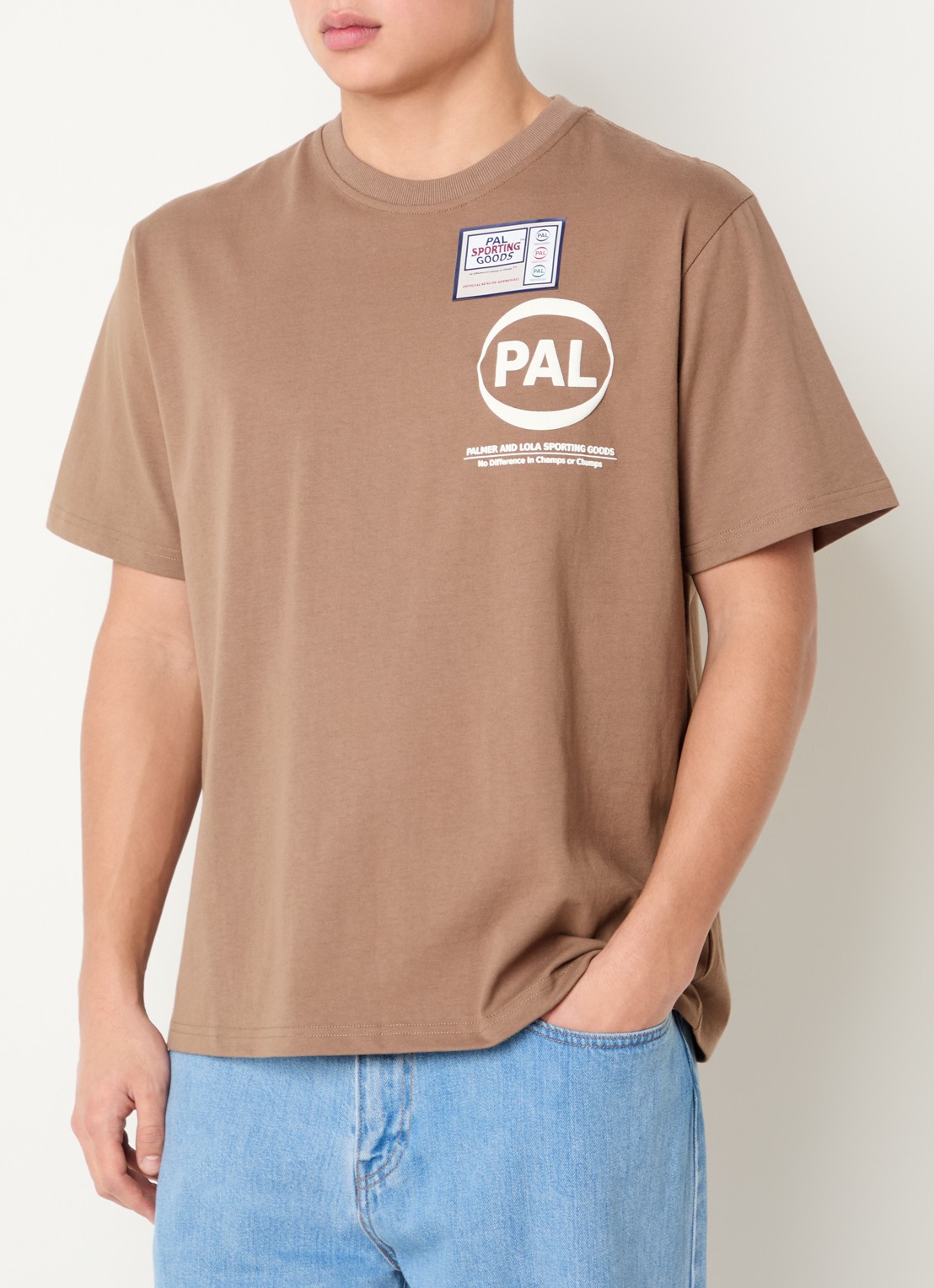 PAL Sporting Goods Pre Game T-shirt met logo- en backprint • Lichtbruin ...