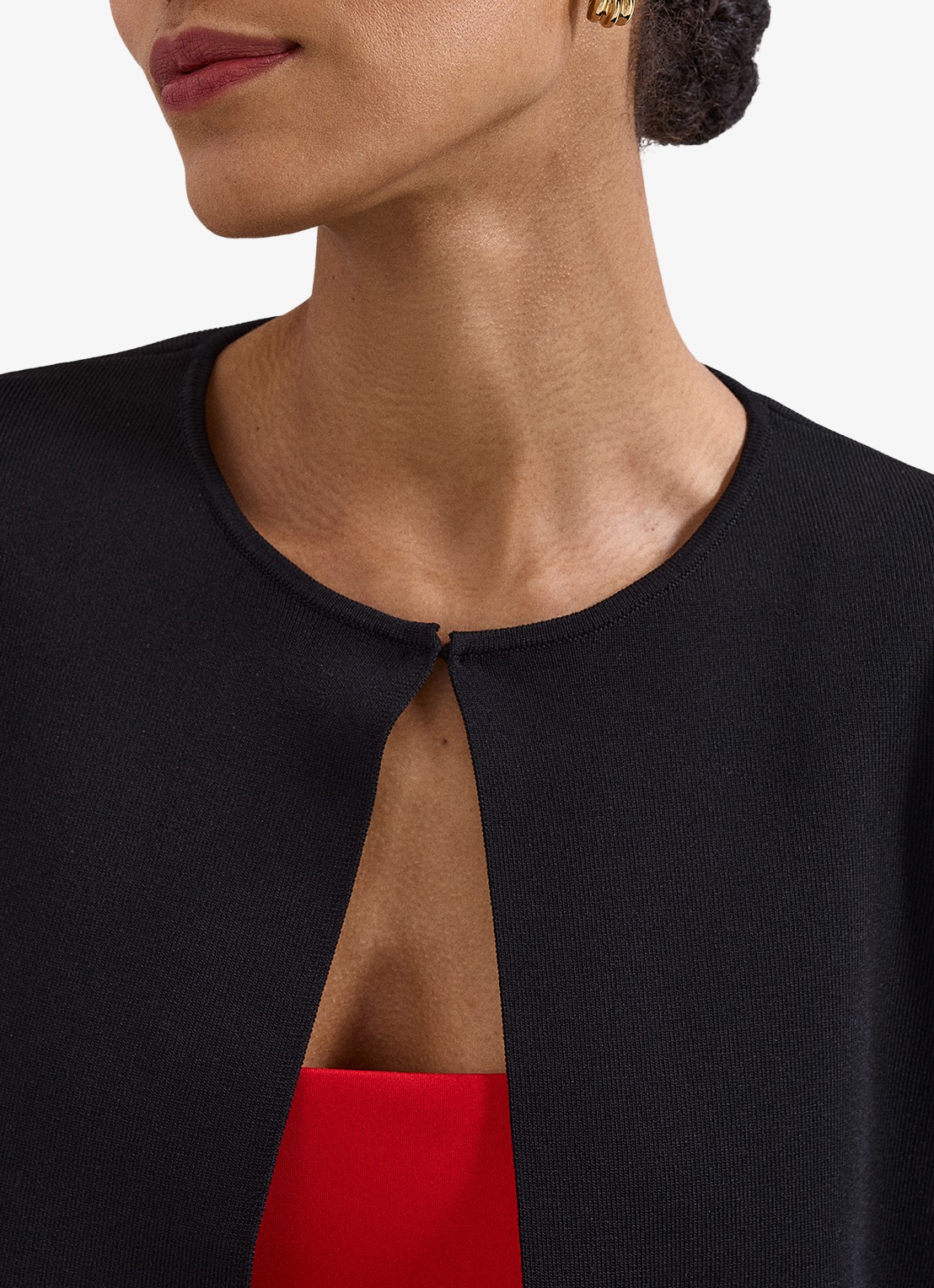 Phase Eight Mimi fijngebreid cropped vest met ruches • Zwart • de Bijenkorf