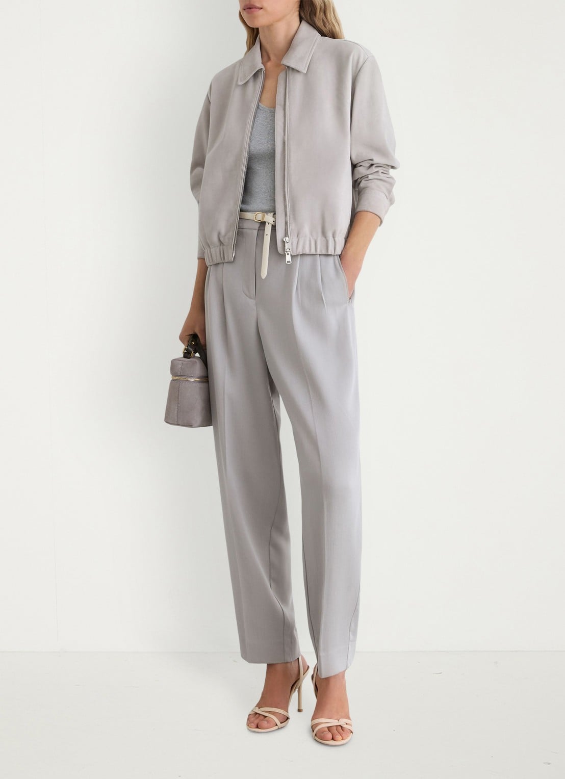 Reiss Lottie cropped bomberjack van geitensuède • Light Grey / Grijs ...