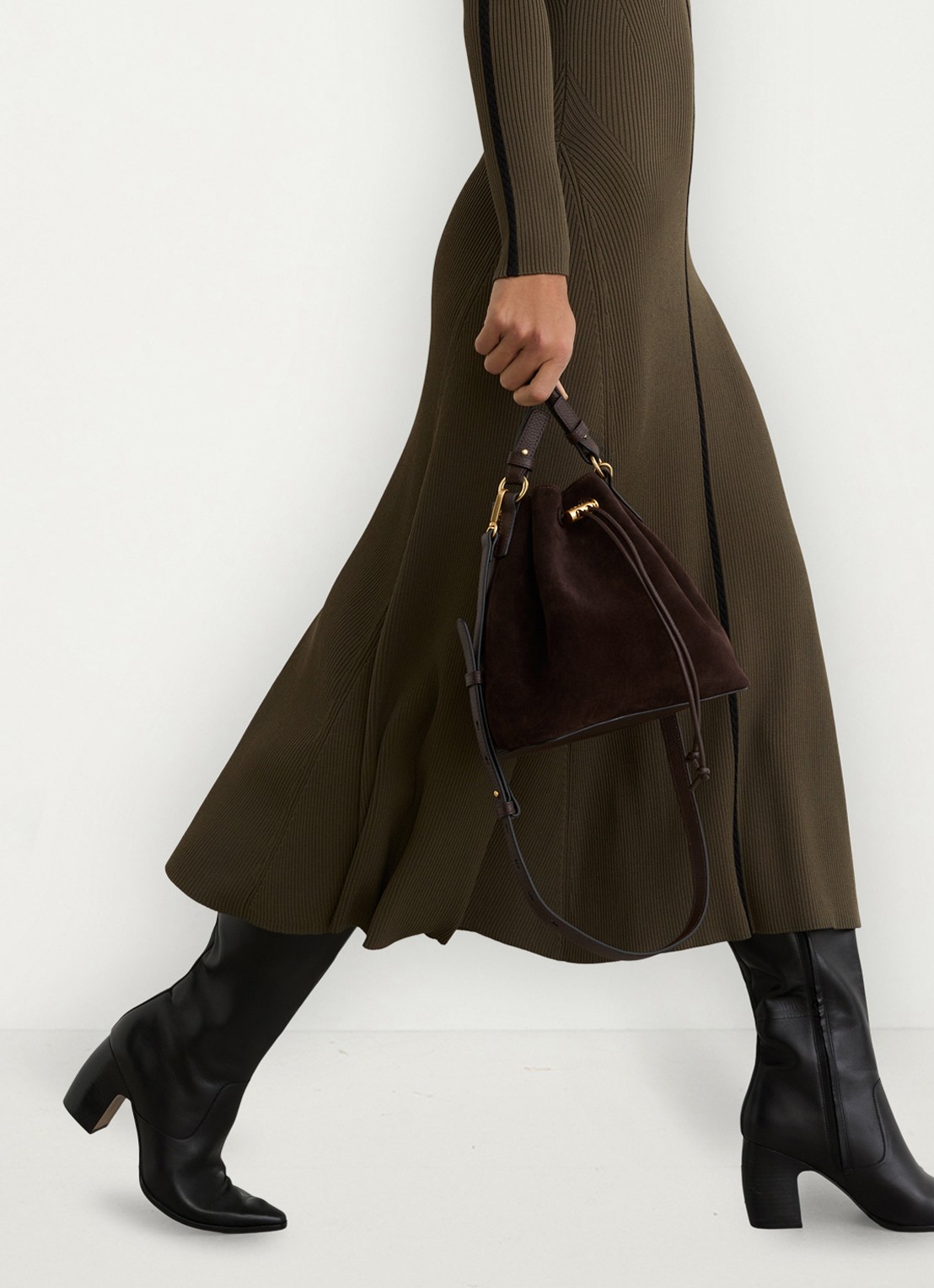 Reiss Polly midi ribgebreide jurk met opstaande kraag • Bronsgroen • de ...