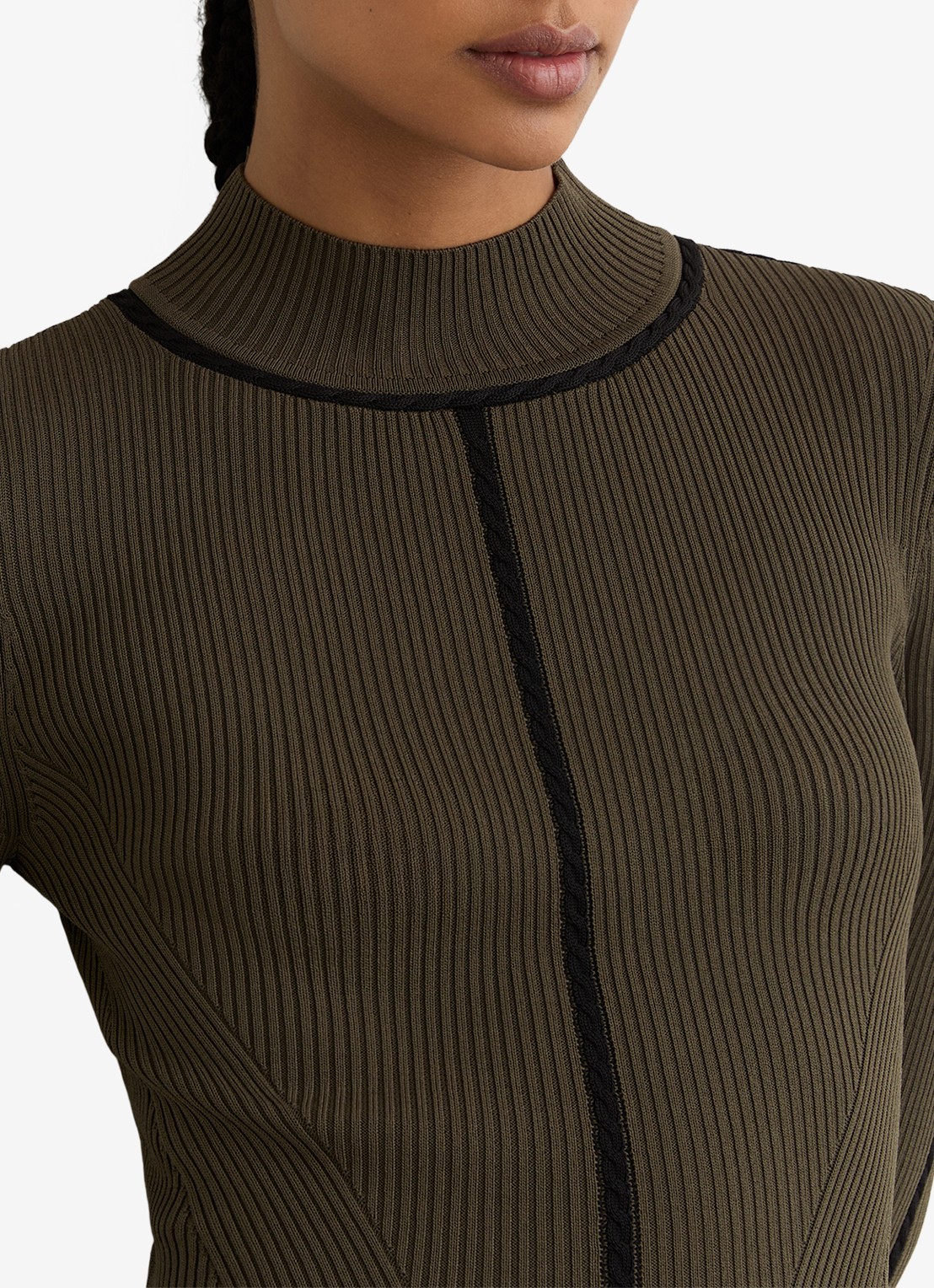 Reiss Polly midi ribgebreide jurk met opstaande kraag • Bronsgroen • de ...