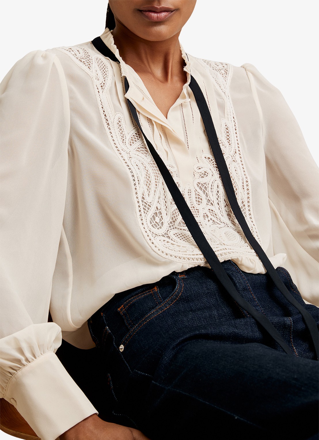 Reiss Sara tuniek met sjaalkraag en details van kant • Creme • de Bijenkorf